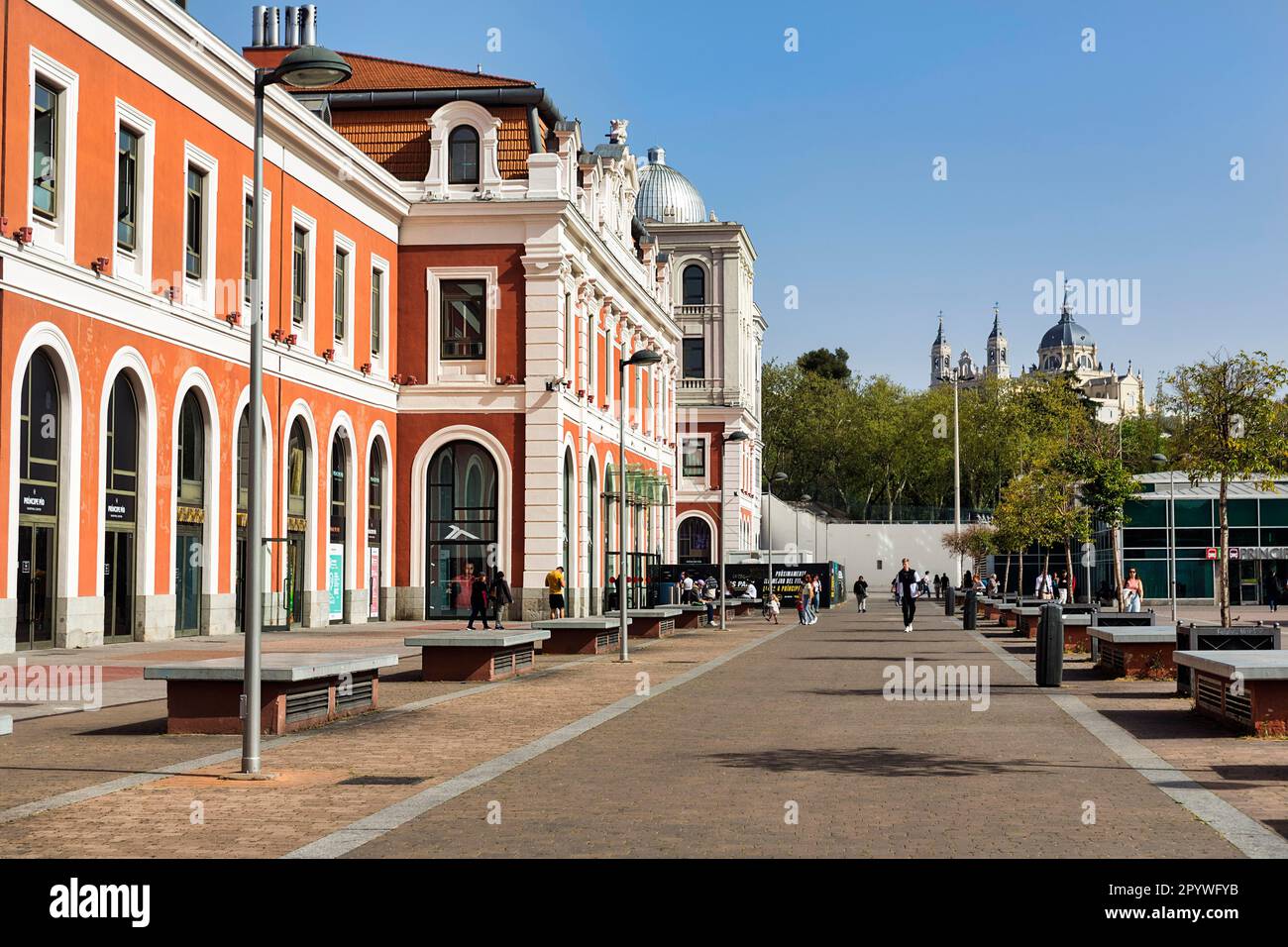 Principe pio train station hi-res stock photography and images - Alamy