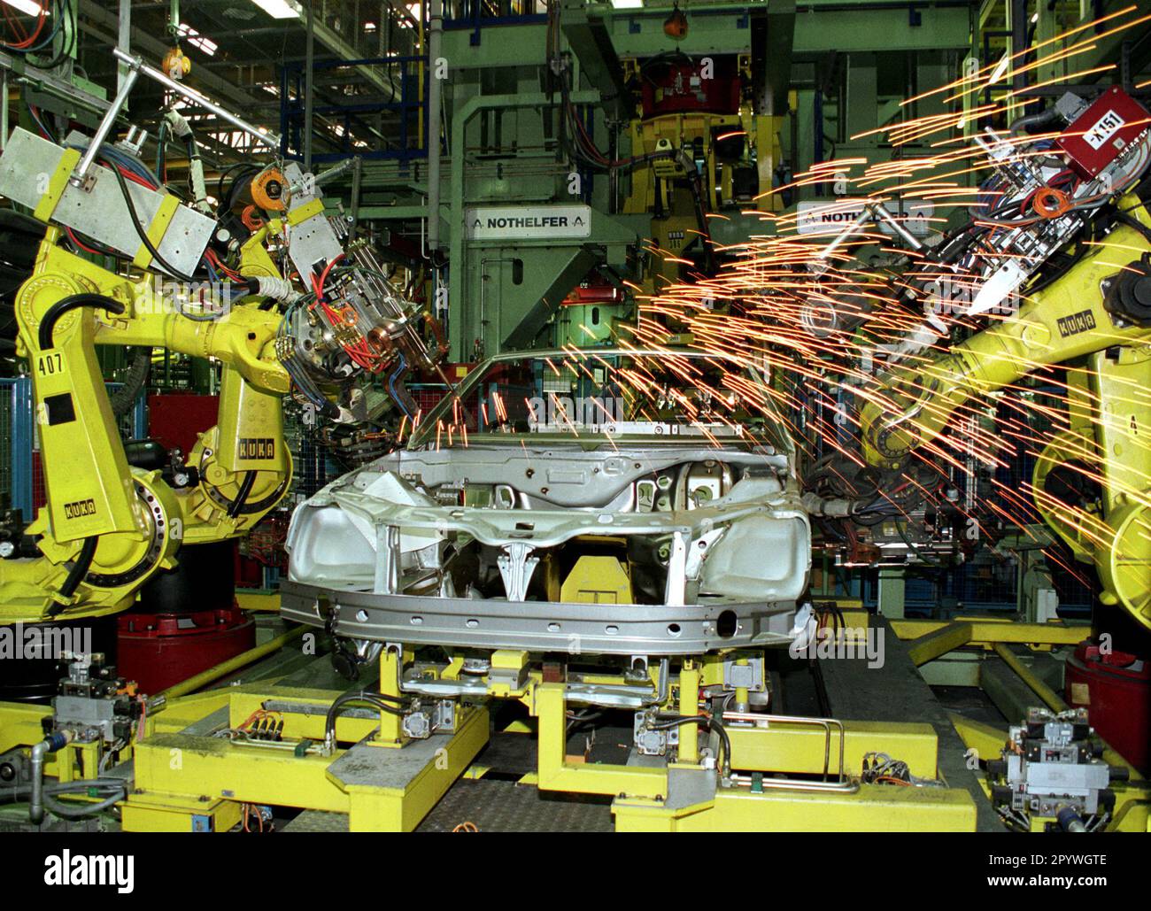 DEU , GERMANY : Production of Mercedes-Benz SLK car in the Bremen ...