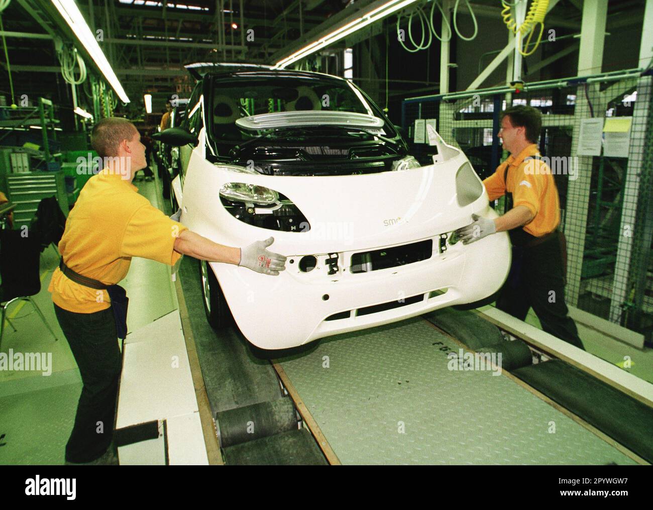 FRA , FRANCE : Production of the SMART in Hambach at MCC AG , a ...