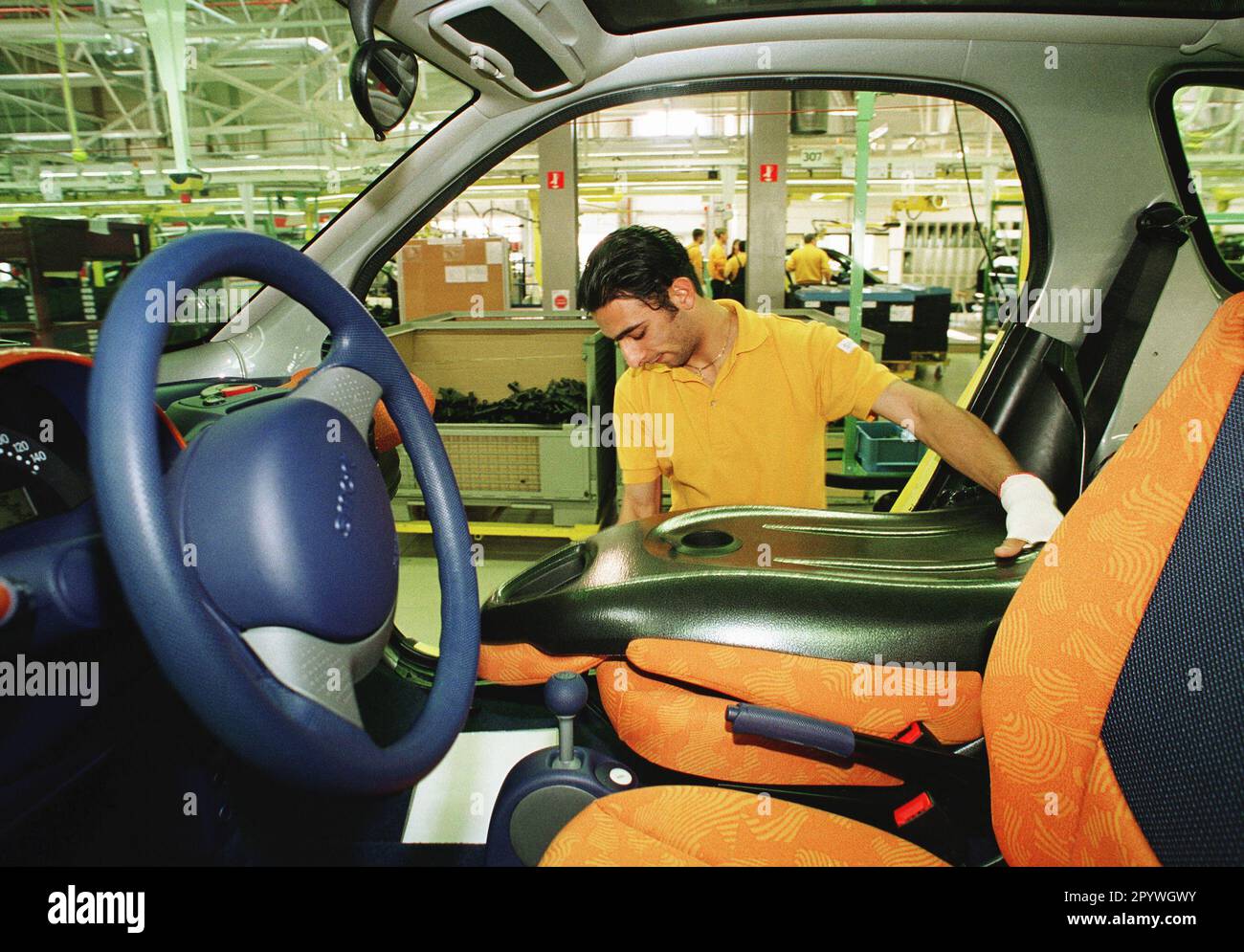 FRA , FRANCE : Production of the SMART in Hambach at MCC AG , a ...