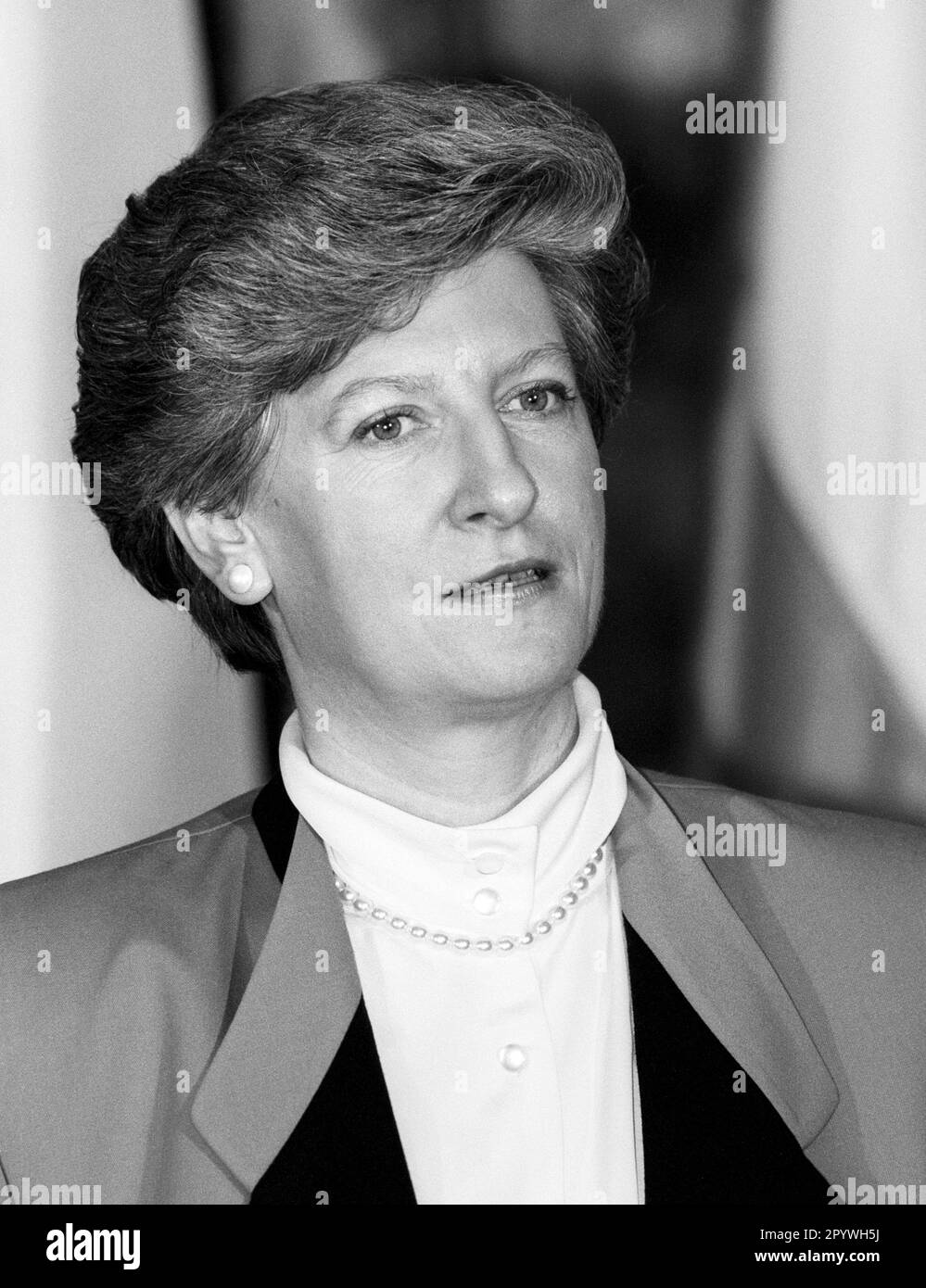 Hanna SUCHOCKA , Prime Minister of Poland , November 1992 [automated ...