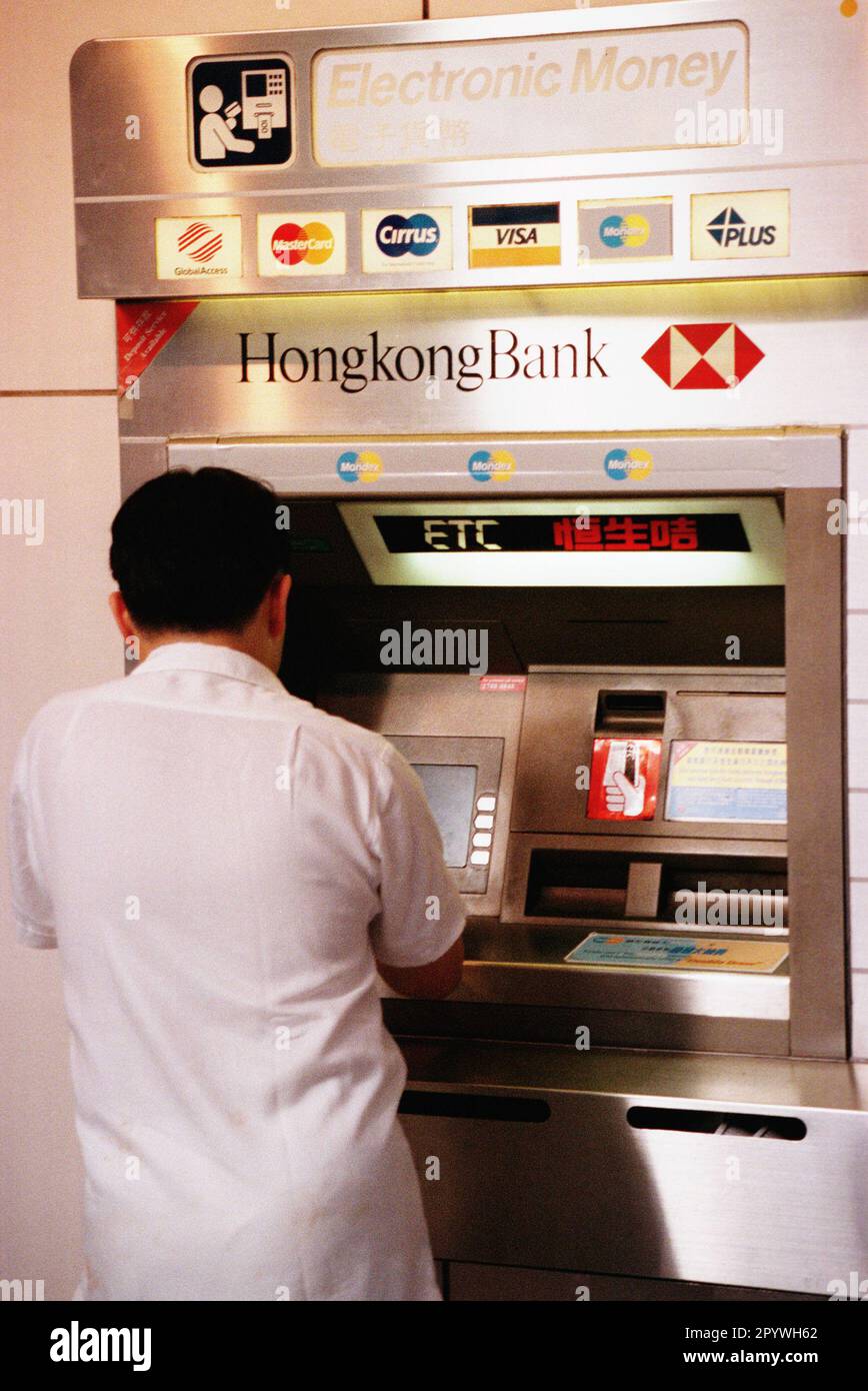 Atm hong kong 90s hi-res stock photography and images - Alamy