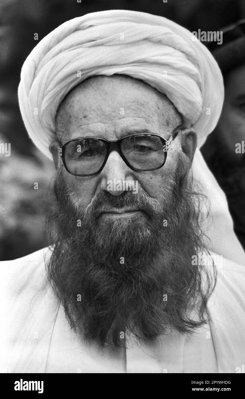 E 13 24 24 Black and White Stock Photos & Images - Alamy