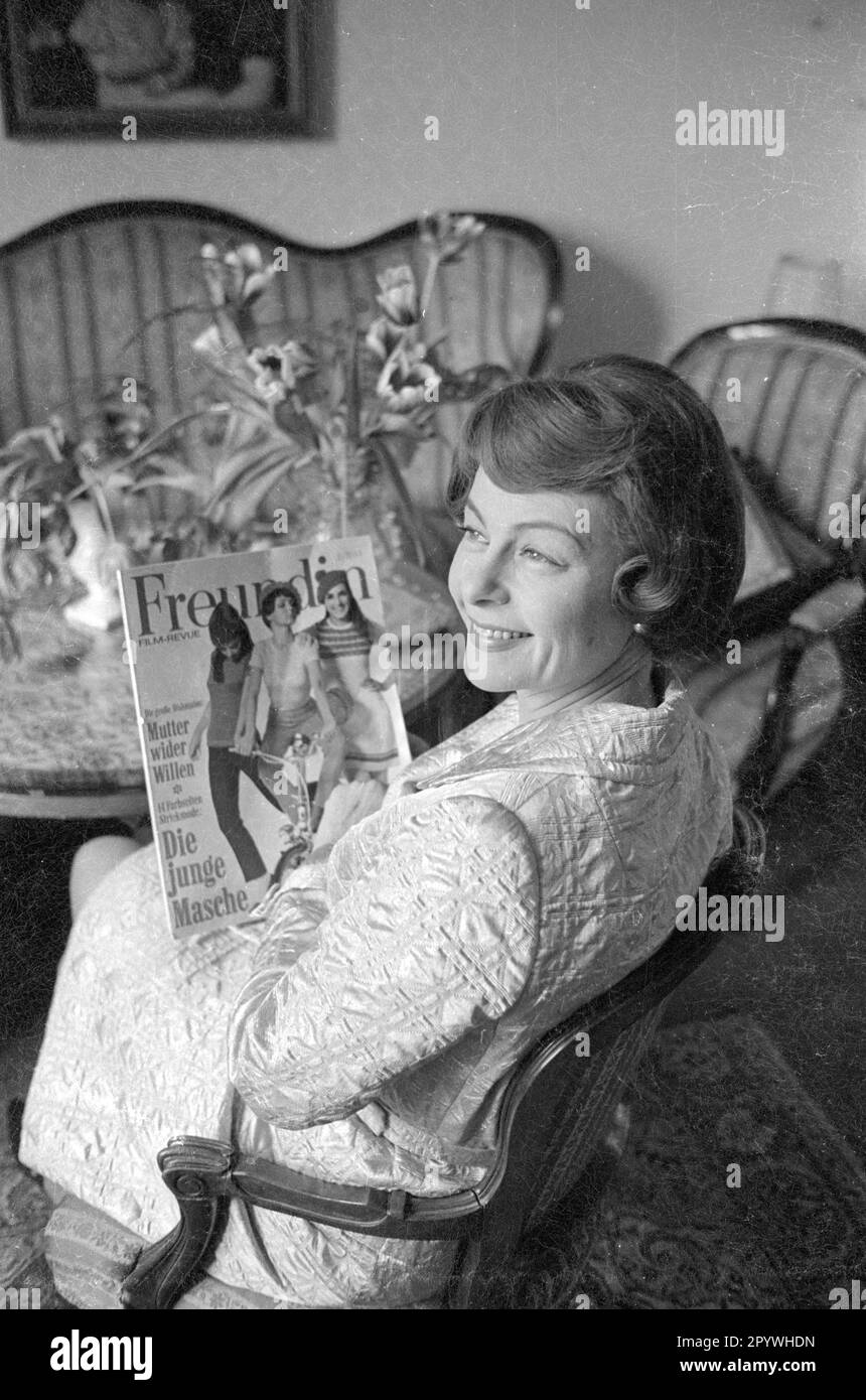 Ilse Werner, German actress, in Berlin, with the magazine Freundin ...