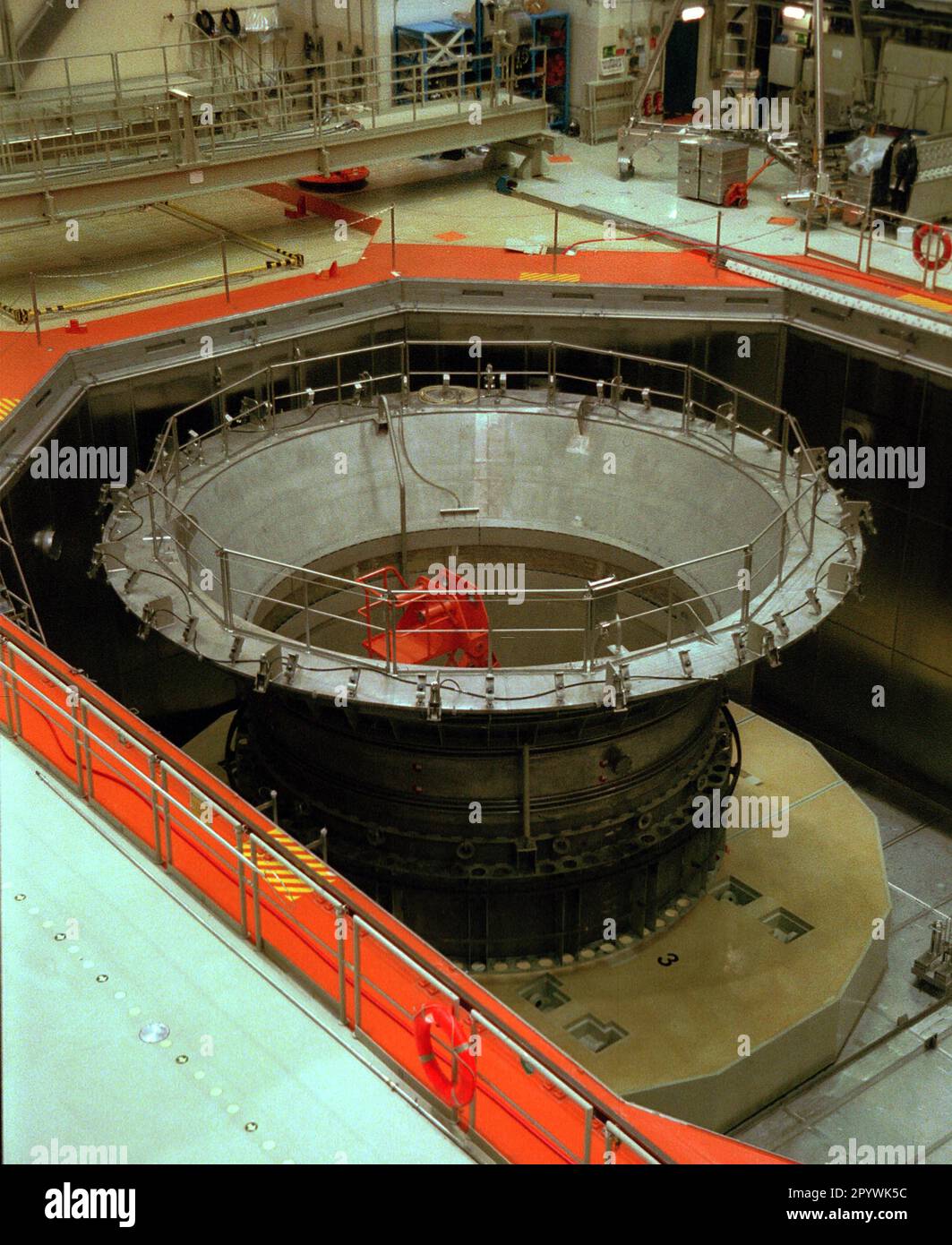 Germany / Nuclear power plants / 28.10.1997 KKW Kruemmel, reactor ...