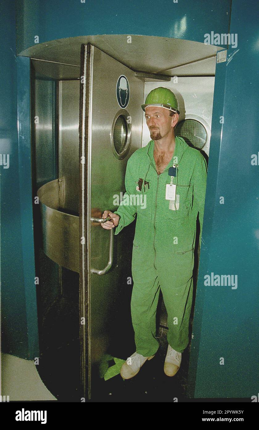 Germany / Nuclear Power Plants / 28.10.1997 Kruemmel NPP, safety lock ...