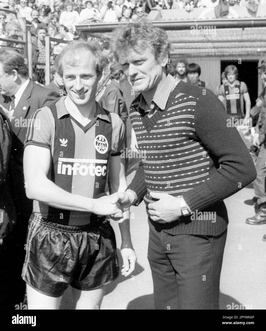 Fc bayern munchen frankfurt Black and White Stock Photos & Images - Alamy