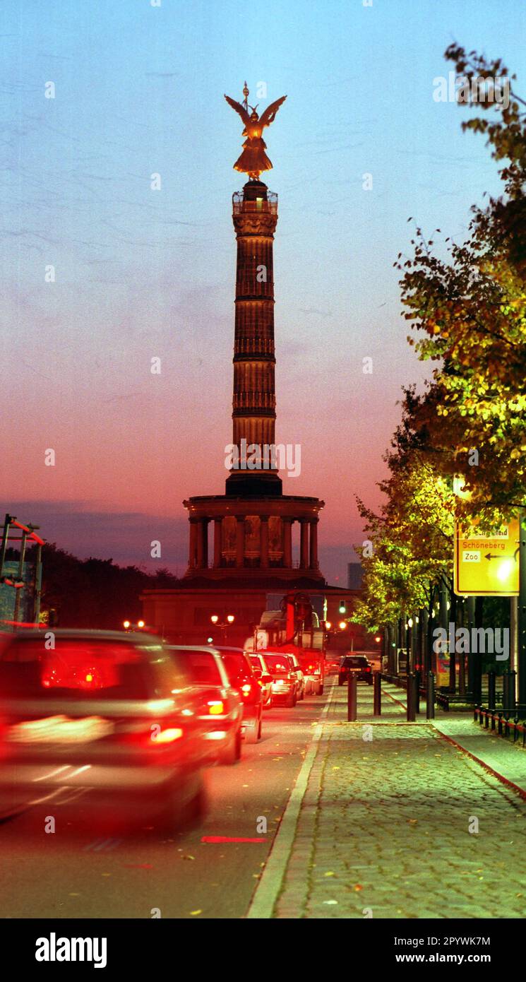 Berlin selection / History / Monument / 1994 Siegessaeule, Strasse des ...