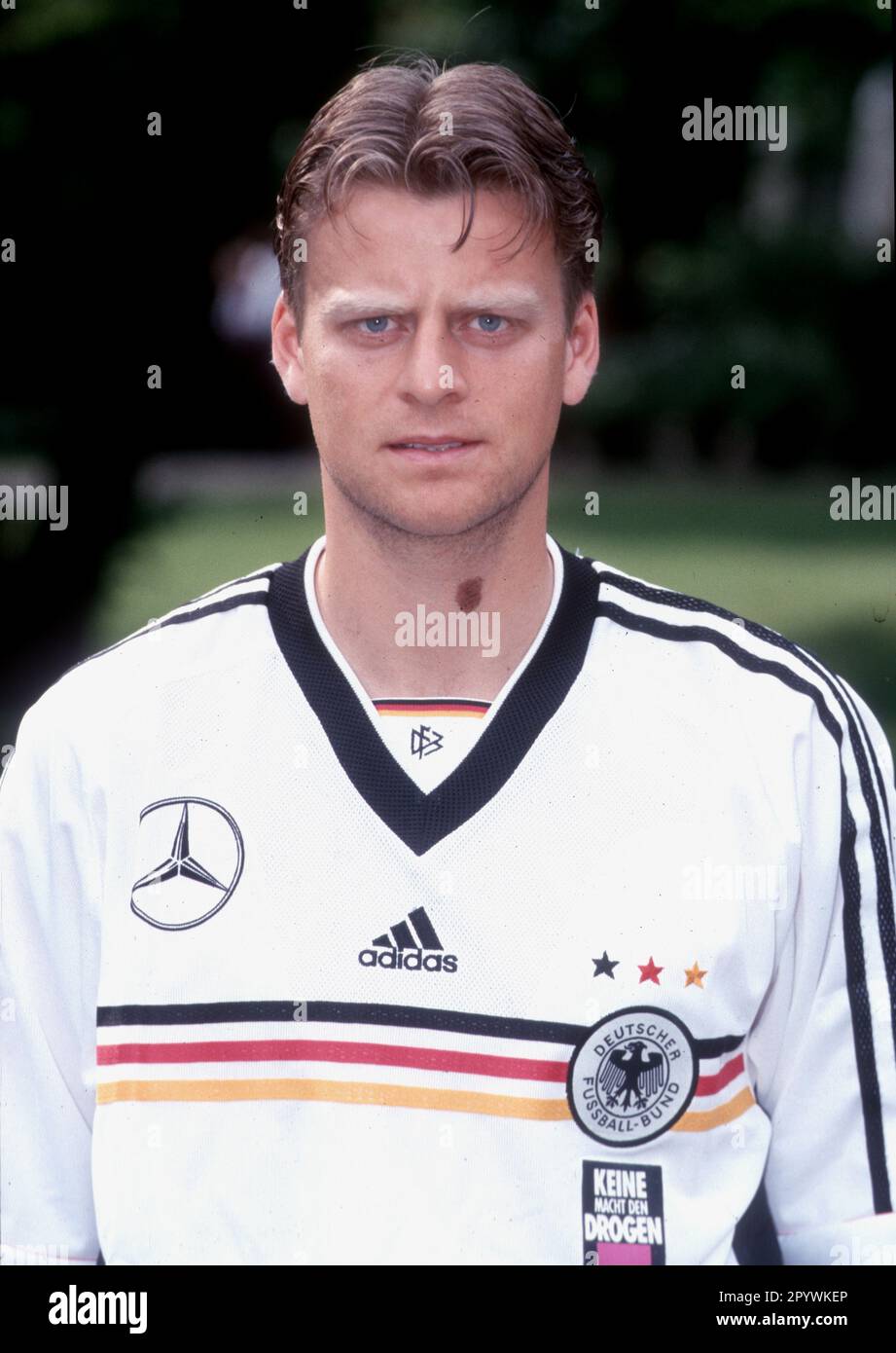 Christian Wörns portrait in national jersey Rec. 28.05.1998 [automated ...