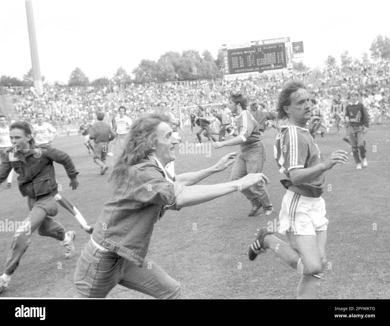 21 05 1988 hi-res stock photography and images - Alamy