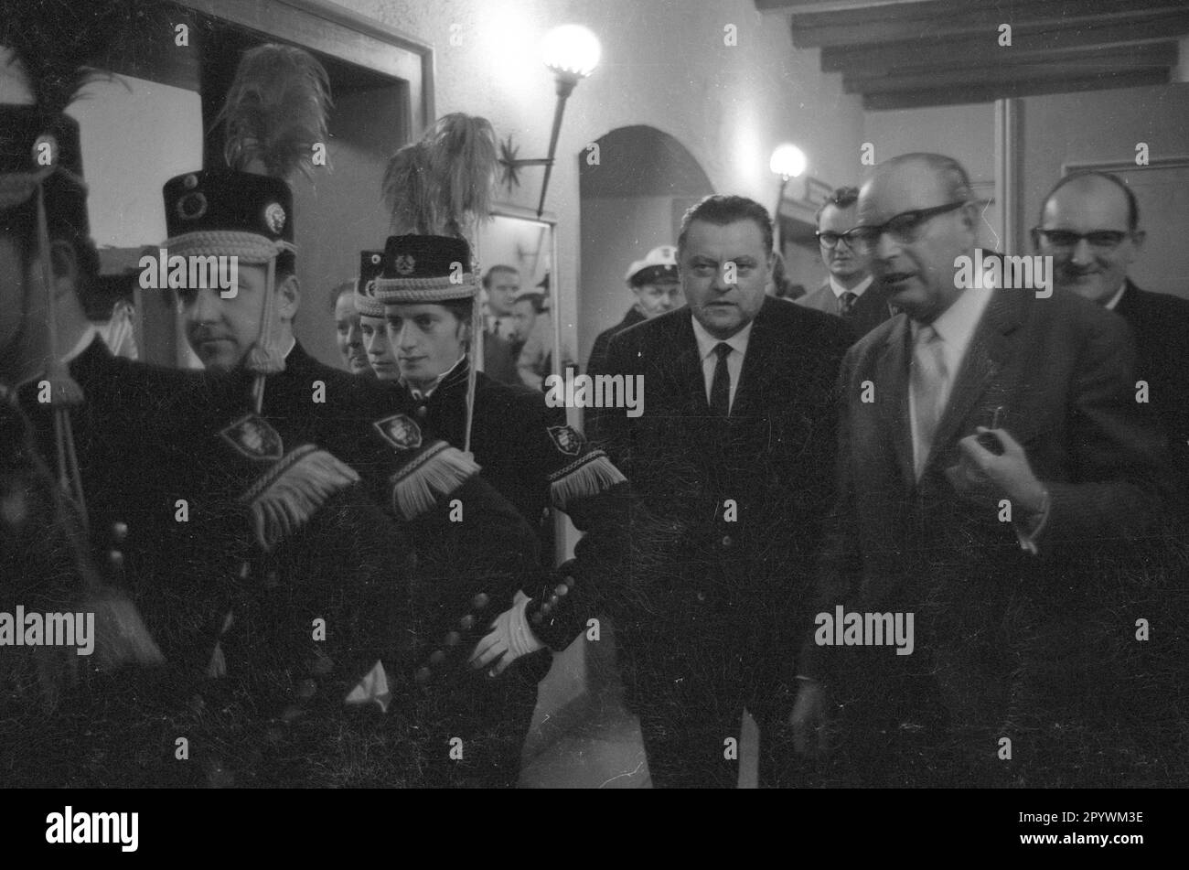 Riser band hi-res stock photography and images - Alamy