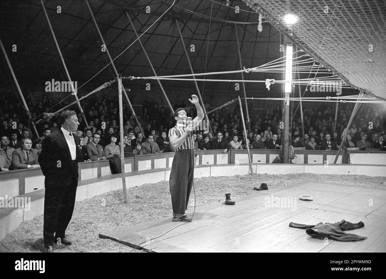 Freddy Quinn at a performance in the Viennese circus Rebernigg. On the ...