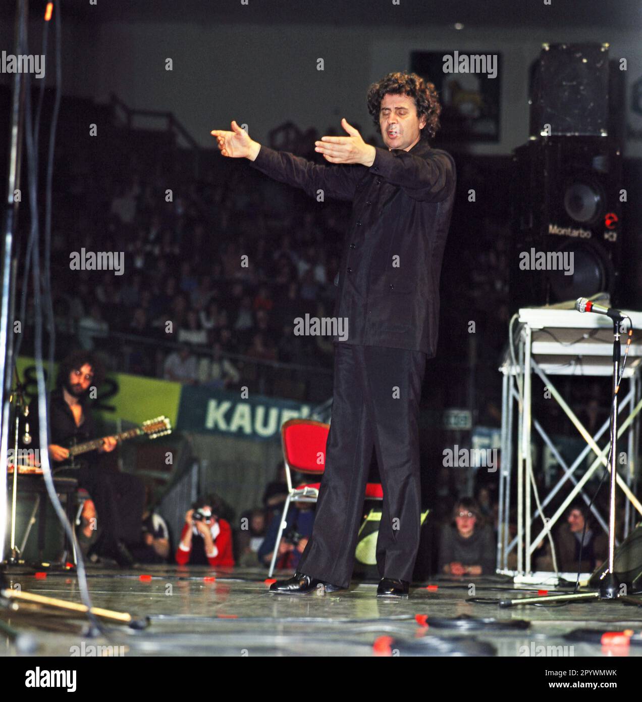 Mikis Theodorakis (composer and singer - Greece) - 5.4.1978 [automated ... Mikis Theodorakis (composer and singer - Greece) - 5.4.1978 [automated ...