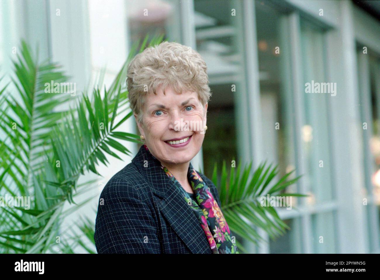 Ruth rendell hi-res stock photography and images - Alamy