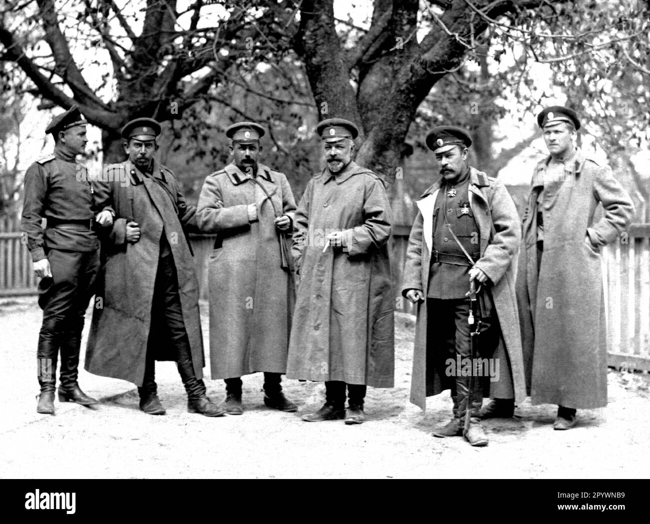 Group of officers of the Tsarist army with general, Russia 1915 ...