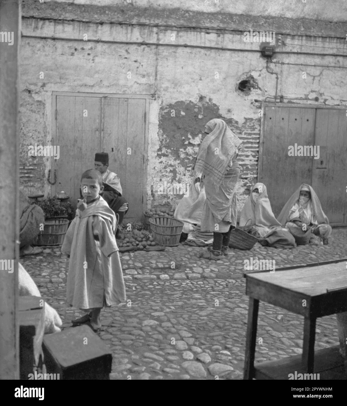 Vegetables market on street Black and White Stock Photos & Images - Alamy