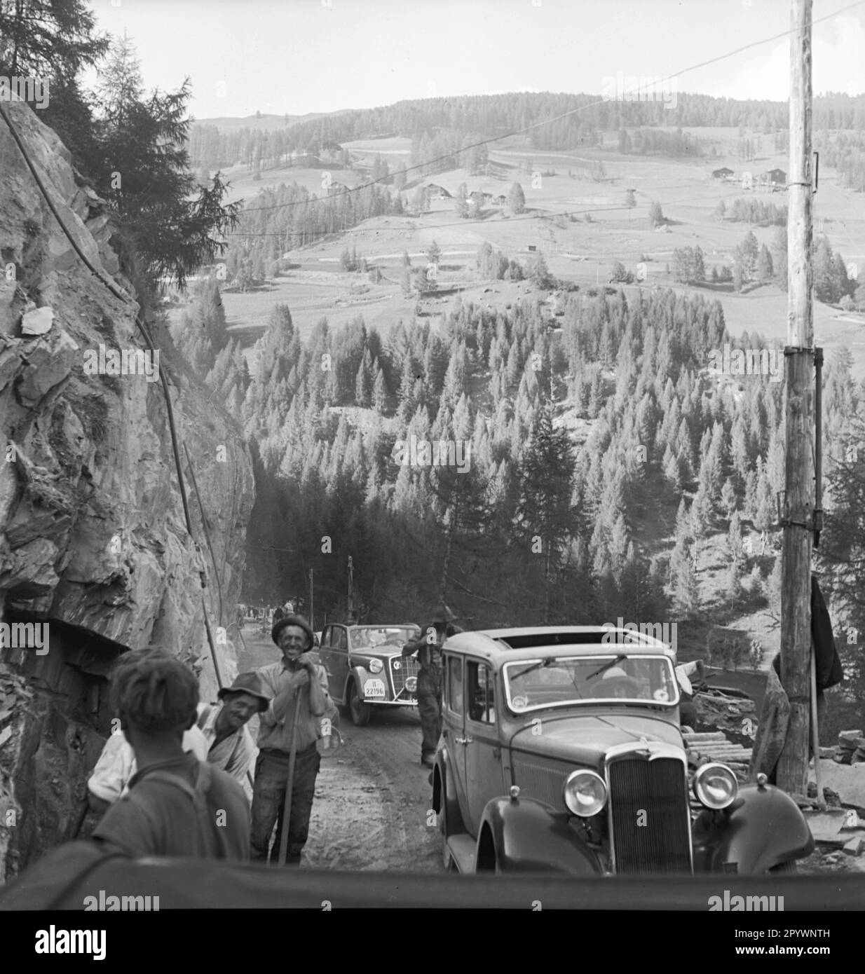 Construction workers let cars pass on the Grossglockner. Probably in ...