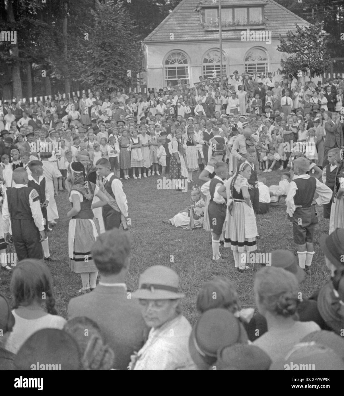 Mecklenburg traditional costume hi-res stock photography and images - Alamy