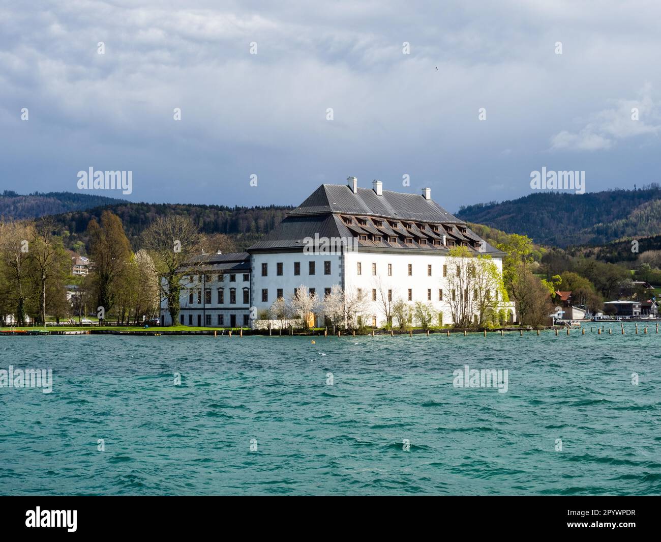 Schloss Kammer, moated castle, Seewalchen, Attersee, Salzkammergut ...