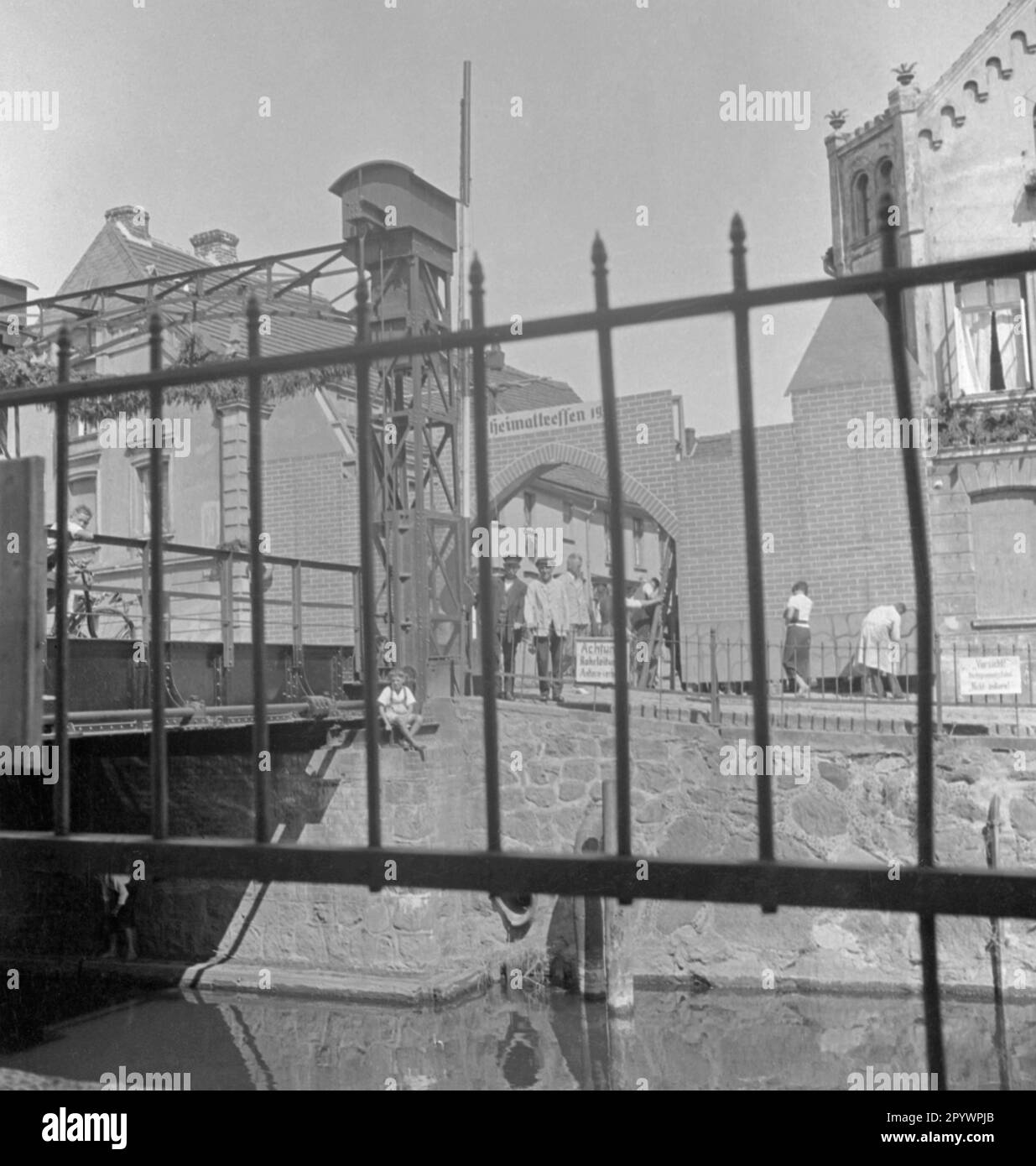 Mecklenburg traditional costume hi-res stock photography and images - Alamy