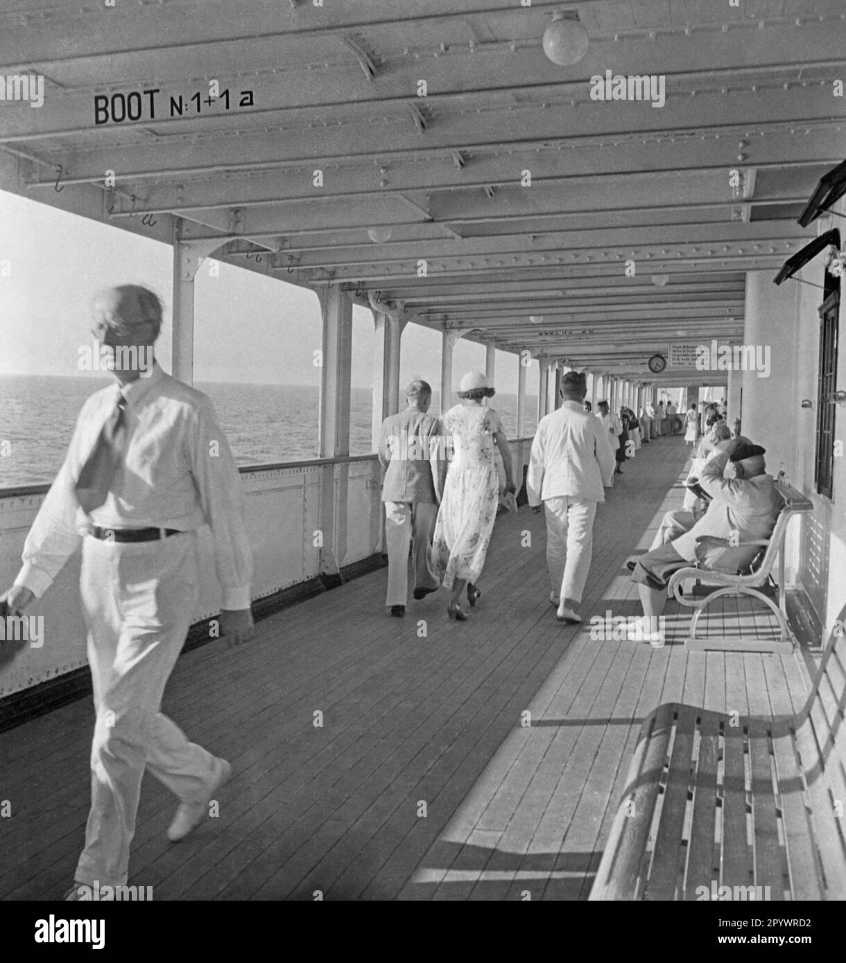 South coast cruise ships Black and White Stock Photos & Images - Alamy