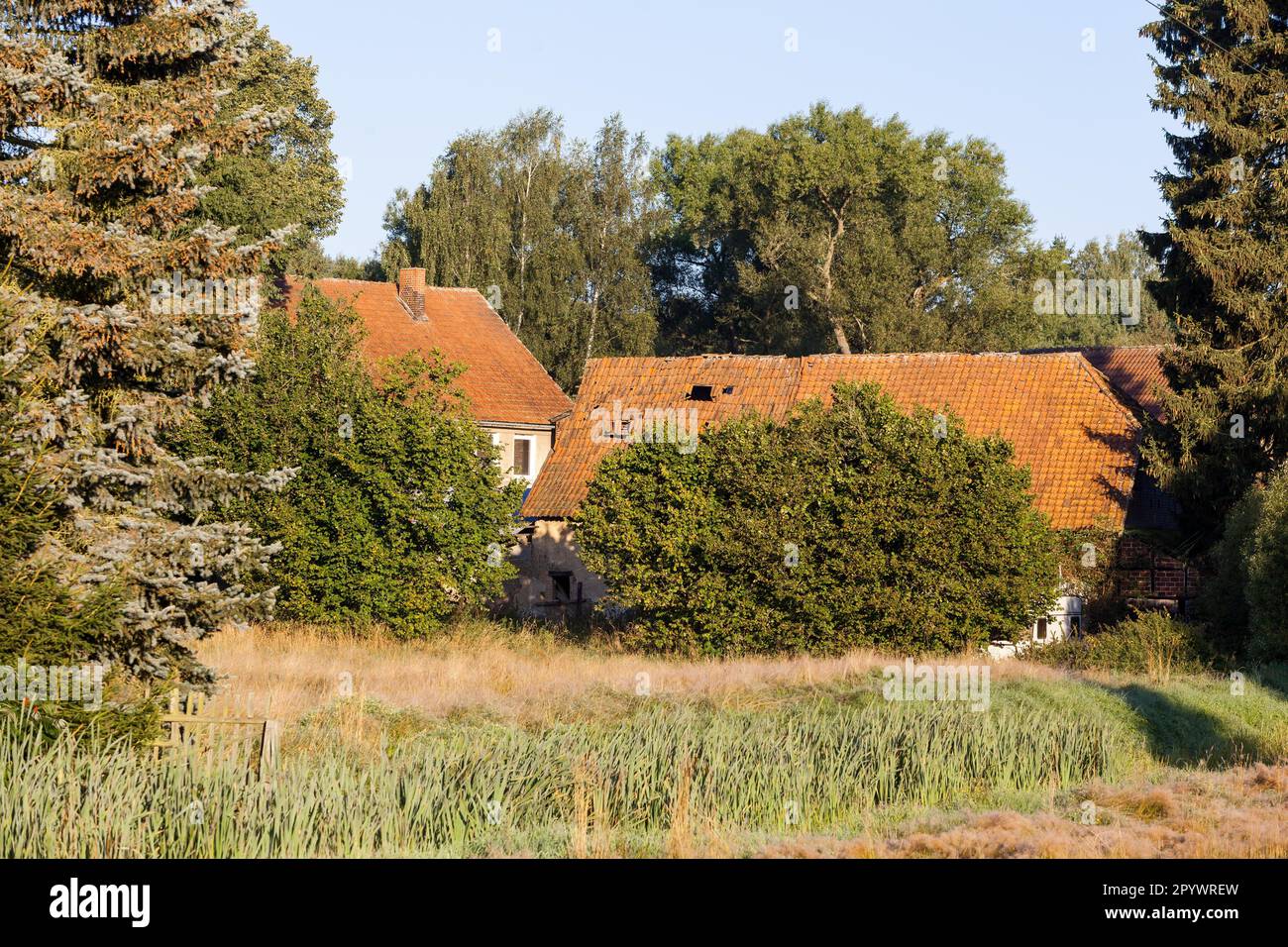 Farmyard restaurant hi-res stock photography and images - Alamy