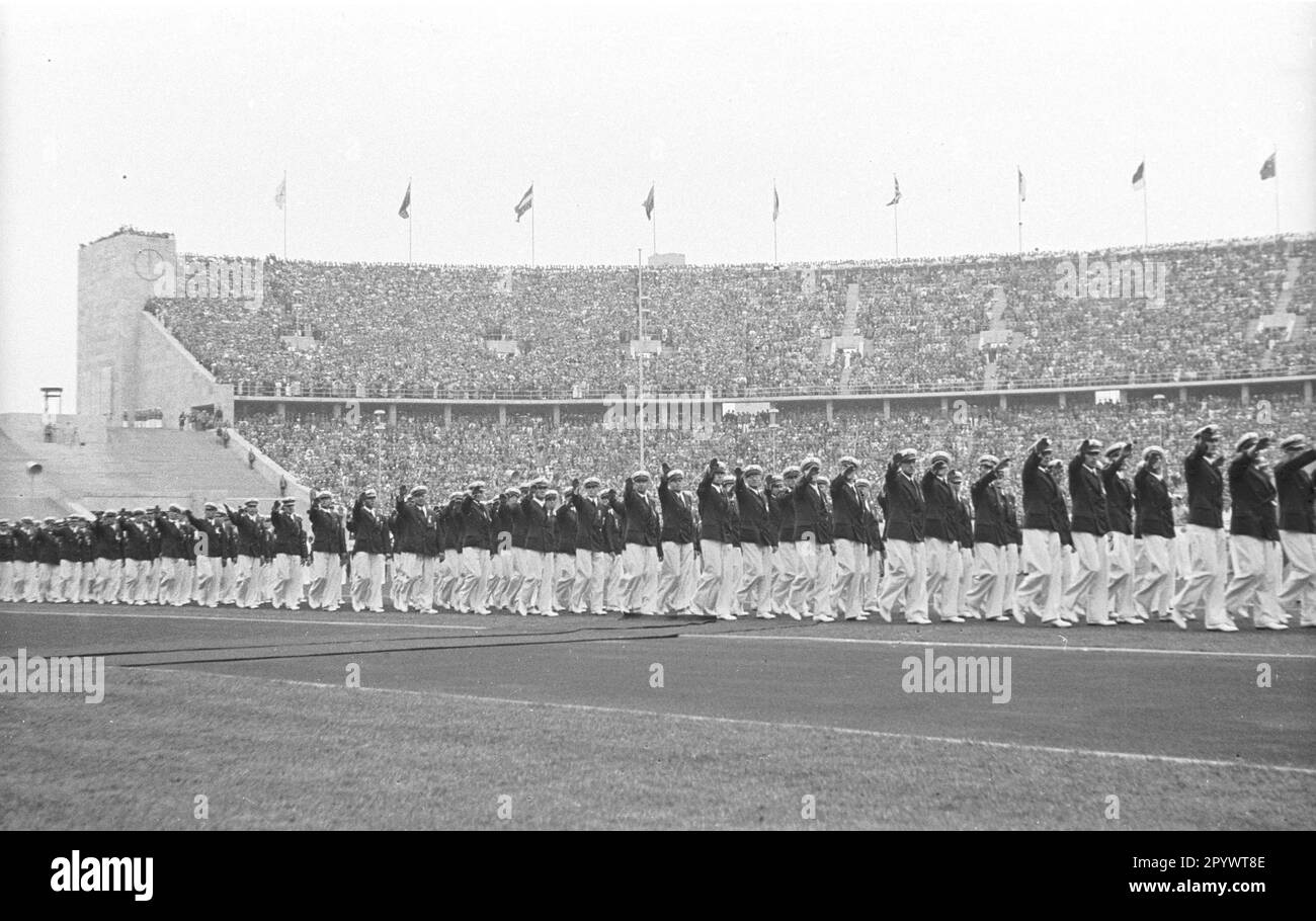 Entry of the Nations at the opening ceremony of the Olympic Summer ...