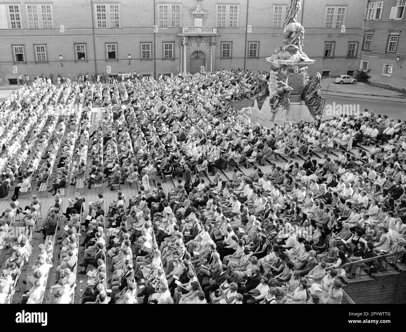"Performance of ""Jedermann. Das Spiel vom Sterben des reichen Mannes ...