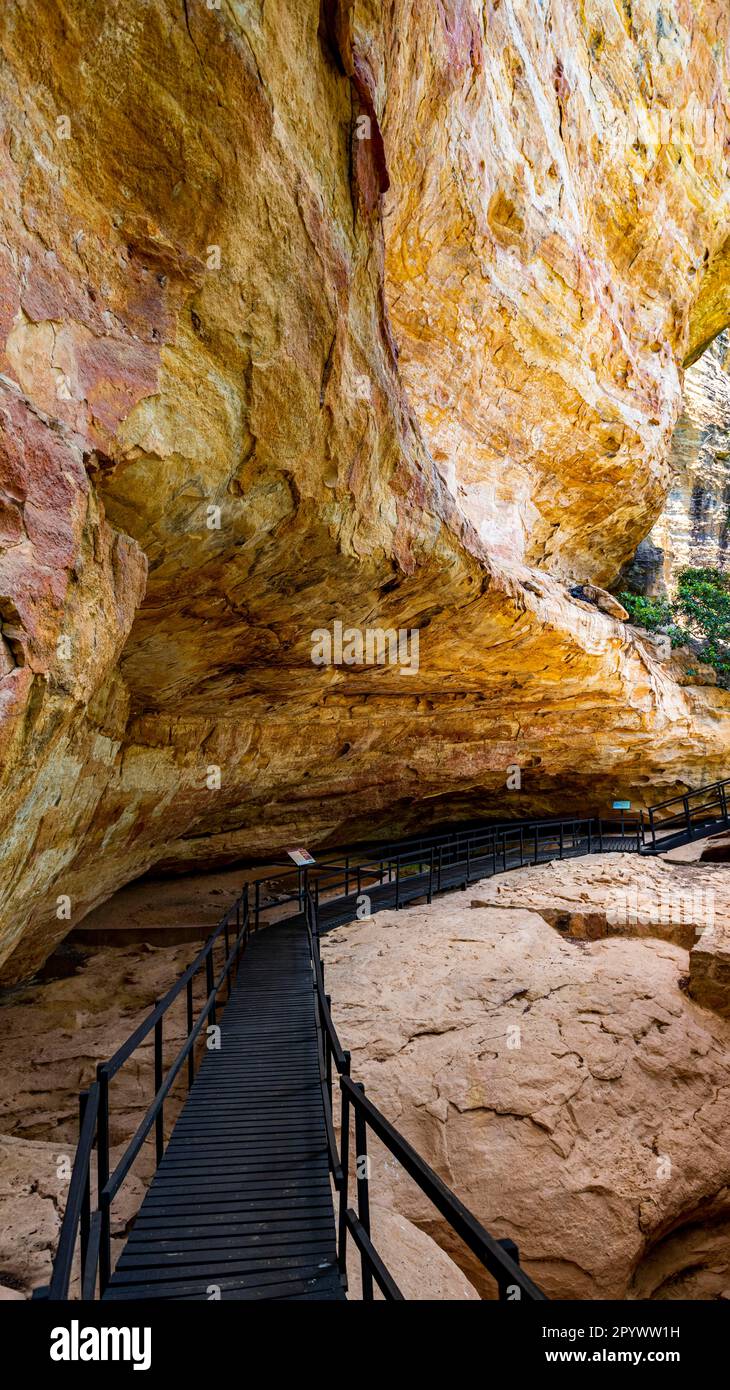 Overhanging cliffs at Pedra Furada, Unesco site Serra da Capivara ...