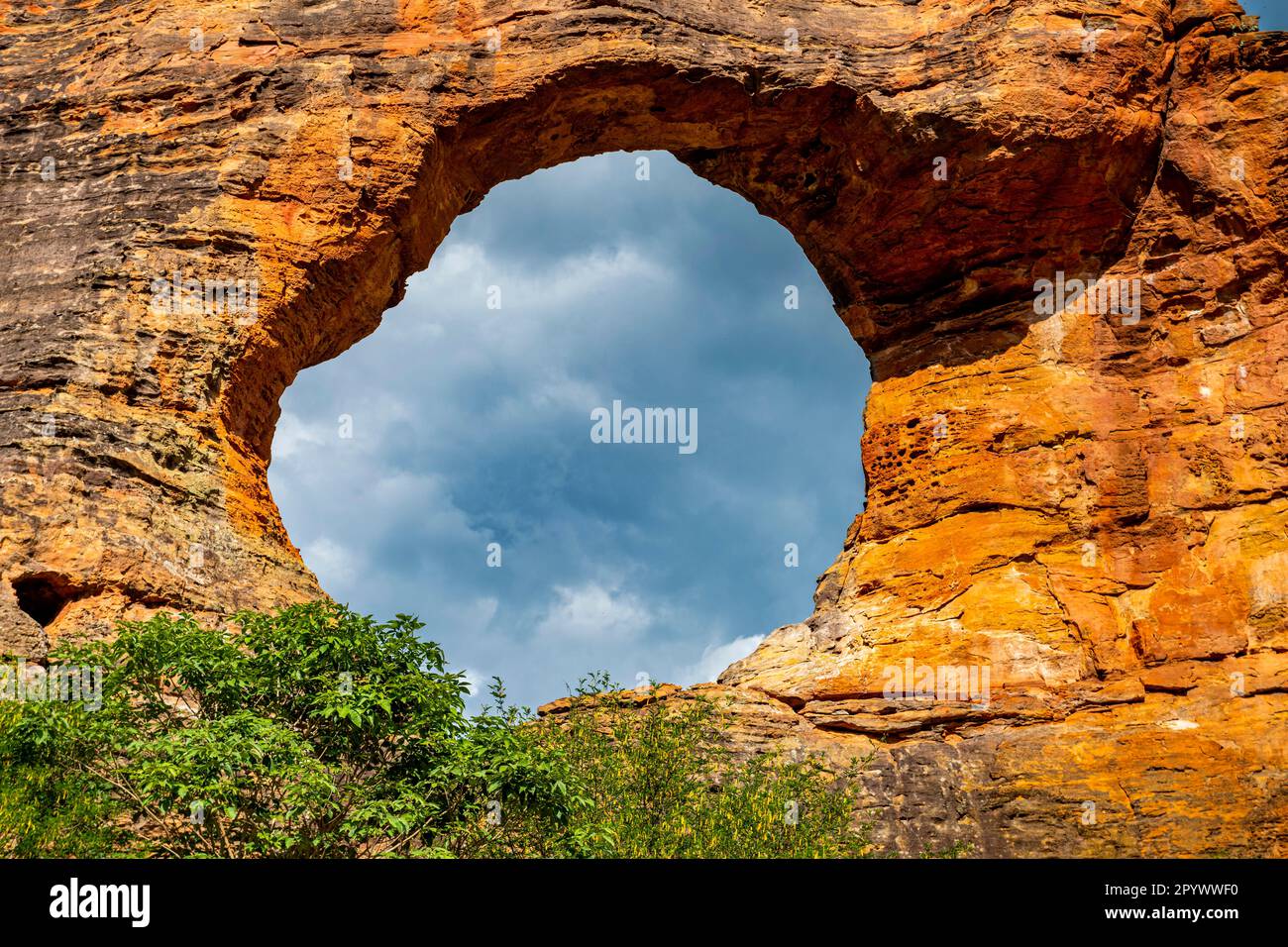 Stone arch at Pedra Furada, Unesco site Serra da Capivara National Park ...