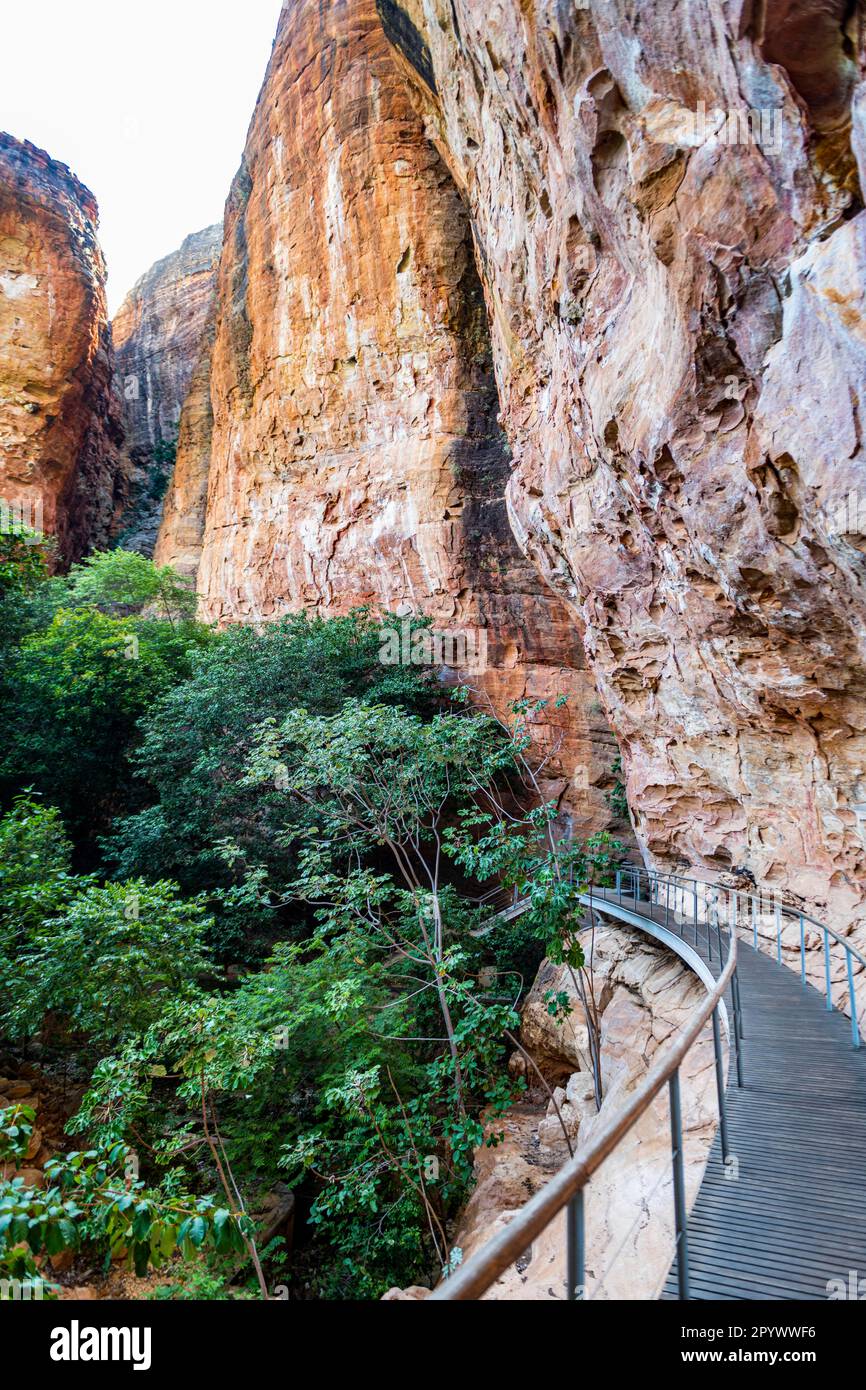 Overhanging cliffs at Pedra Furada, Unesco site Serra da Capivara ...