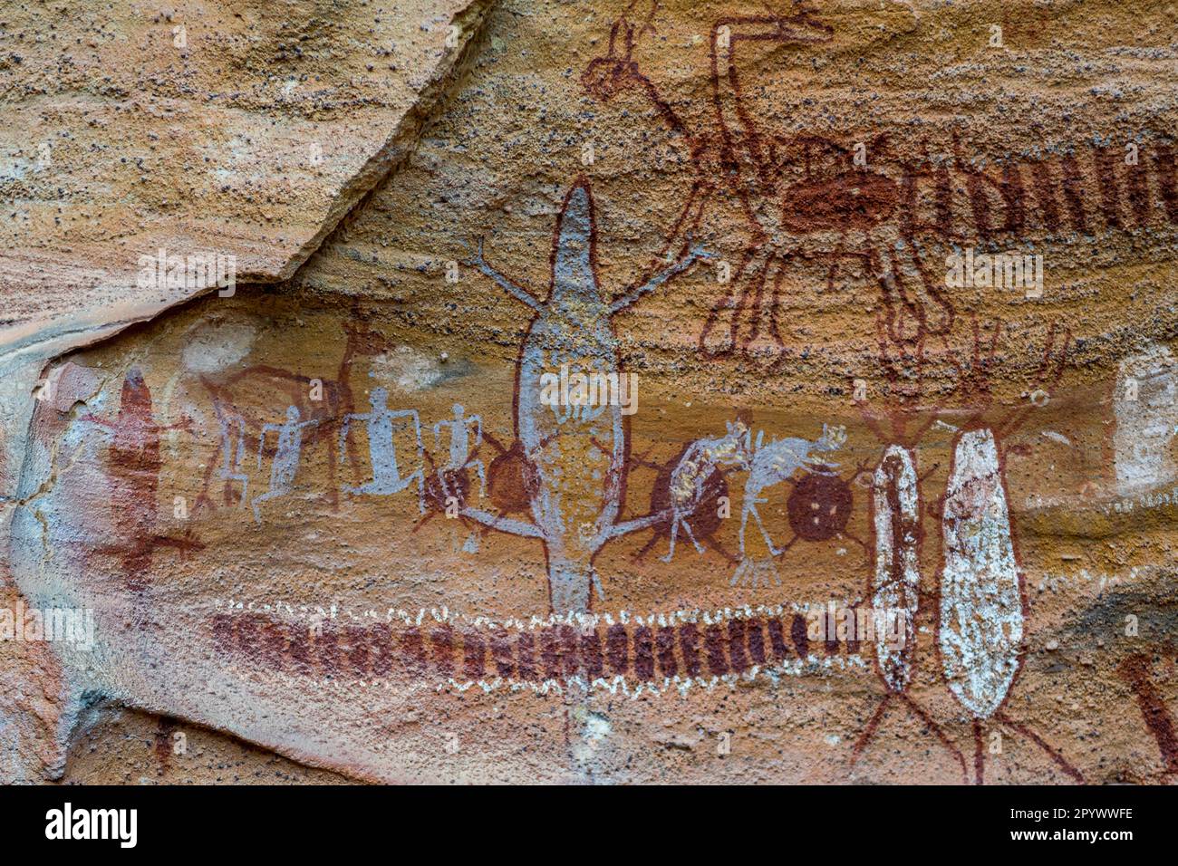 Rock art painting at Pedra Furada, Unesco site Serra da Capivara ...