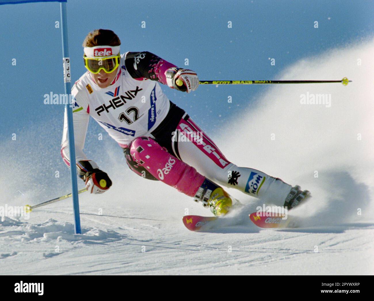 The giant 1996 hi-res stock photography and images - Alamy