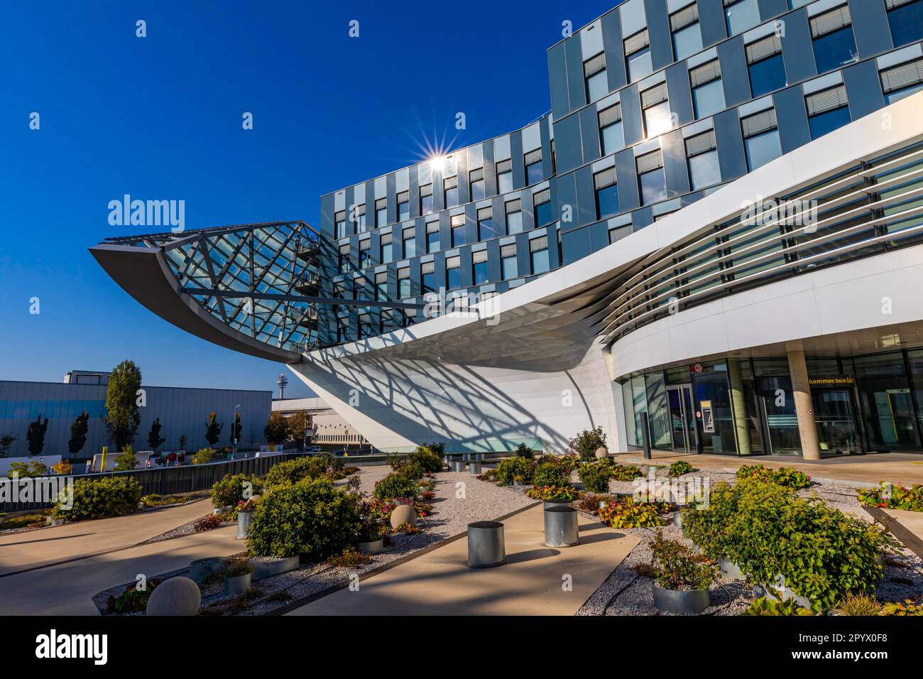 Glass palace of the Austrian Automobile, Motorcycle and Touring Club ...