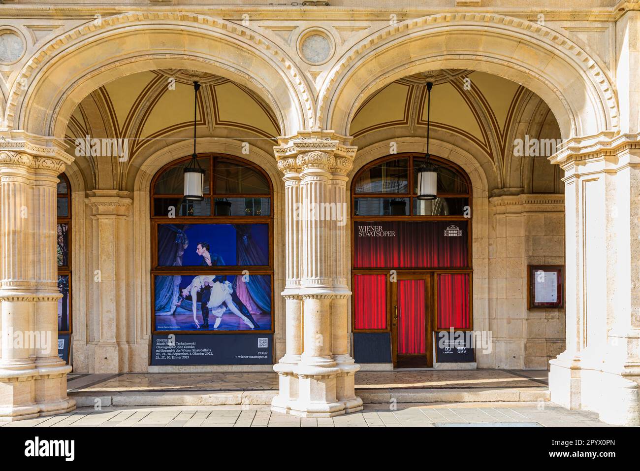 Stage entrance of the Vienna State Opera on Kaerntner Strasse, Vienna ...