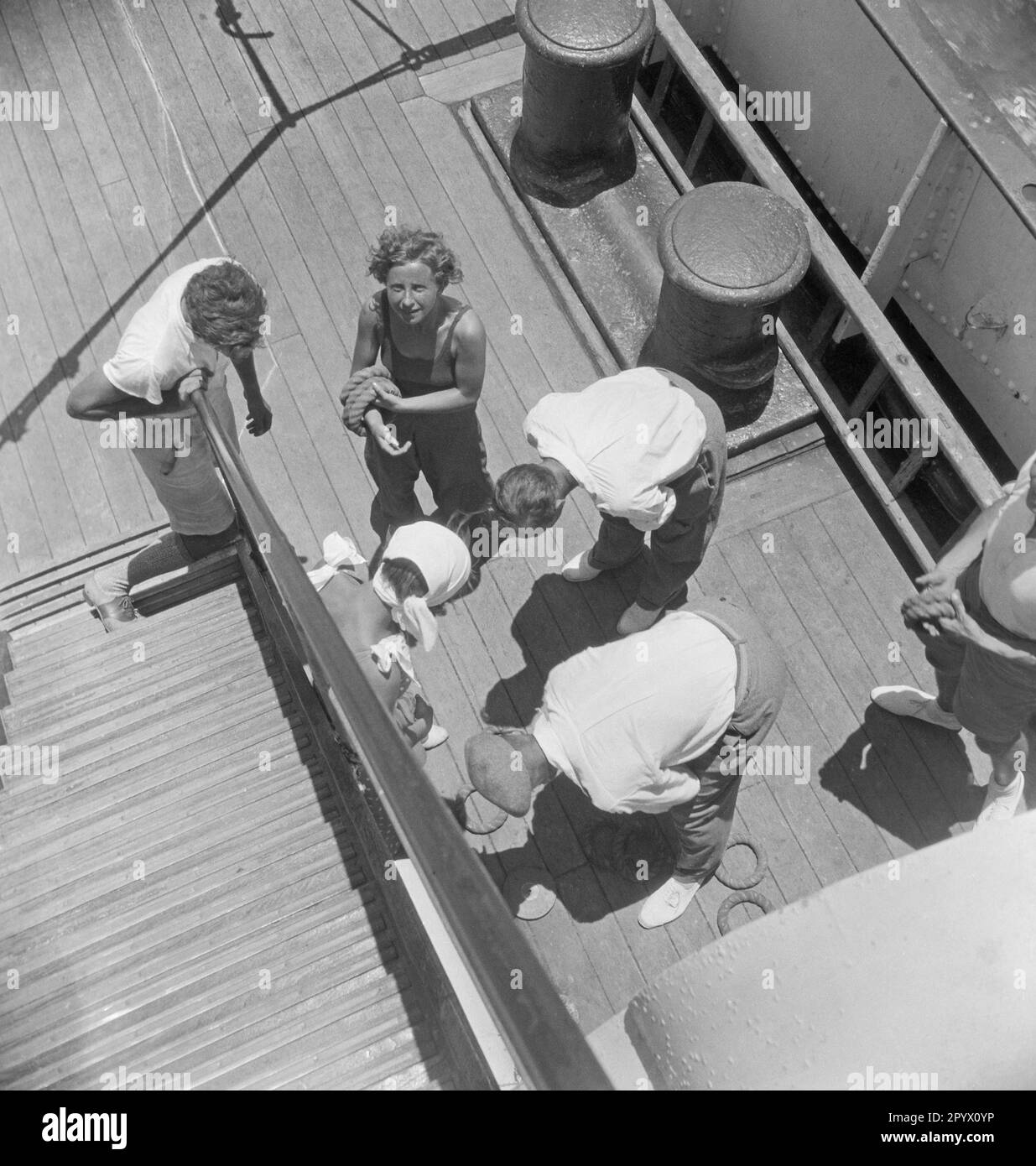 1930s men on deck ship hi-res stock photography and images - Alamy