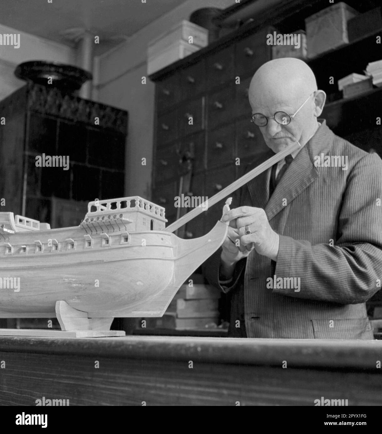 Robert stern hi-res stock photography and images - Alamy