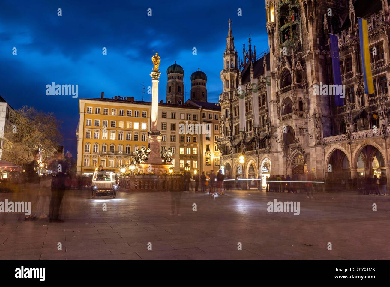 St. Mary's Column at Marienplatz, evening mood, Munich, Bavaria ...