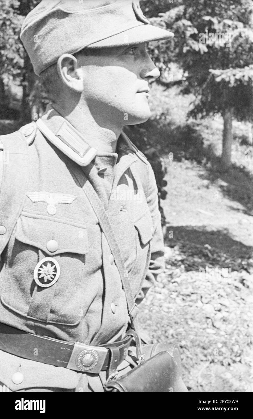 Exercise map Black and White Stock Photos & Images - Alamy