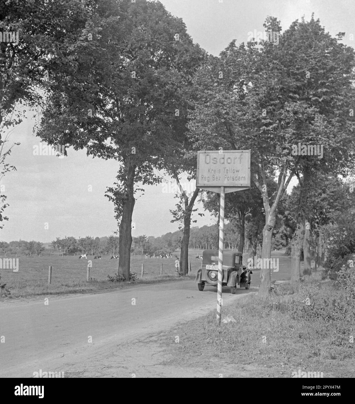 German city limit sign Black and White Stock Photos & Images - Alamy