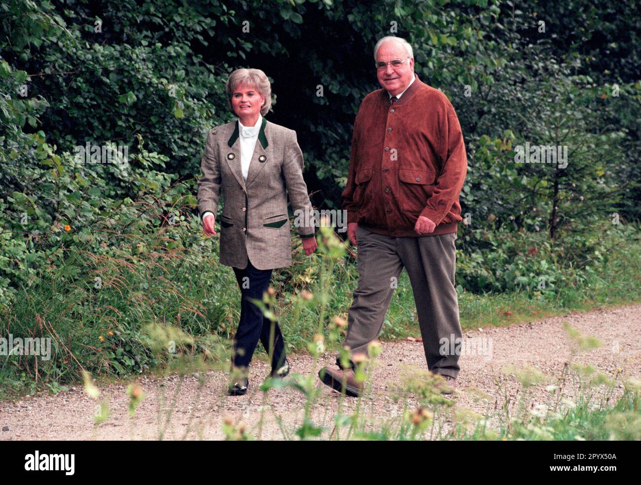 Chancellor Helmut KOHL and his wife Hannelore on vacation near St ...