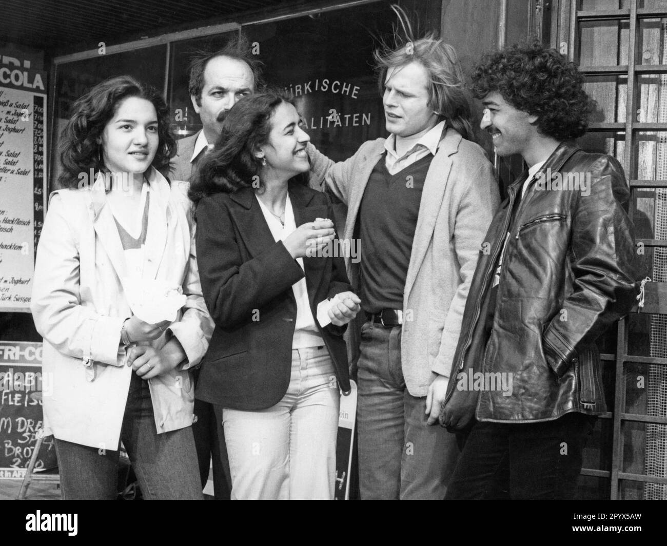 Guest worker: adolescents Stock Photo - Alamy