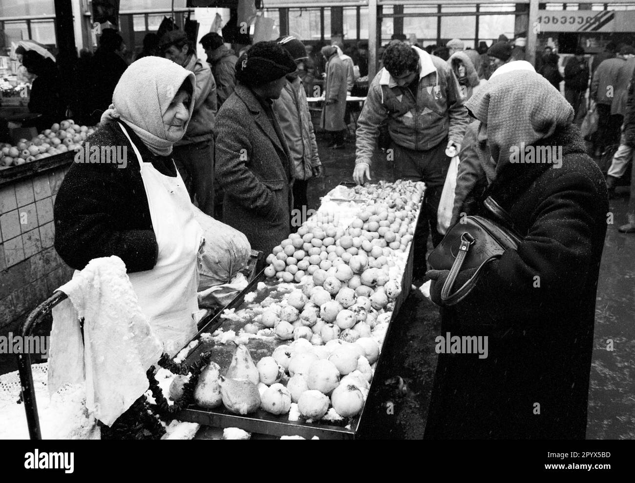 GEO , GEORGIA : Market with two women in Tbilisi 12.02.1994 Stock Photo ...