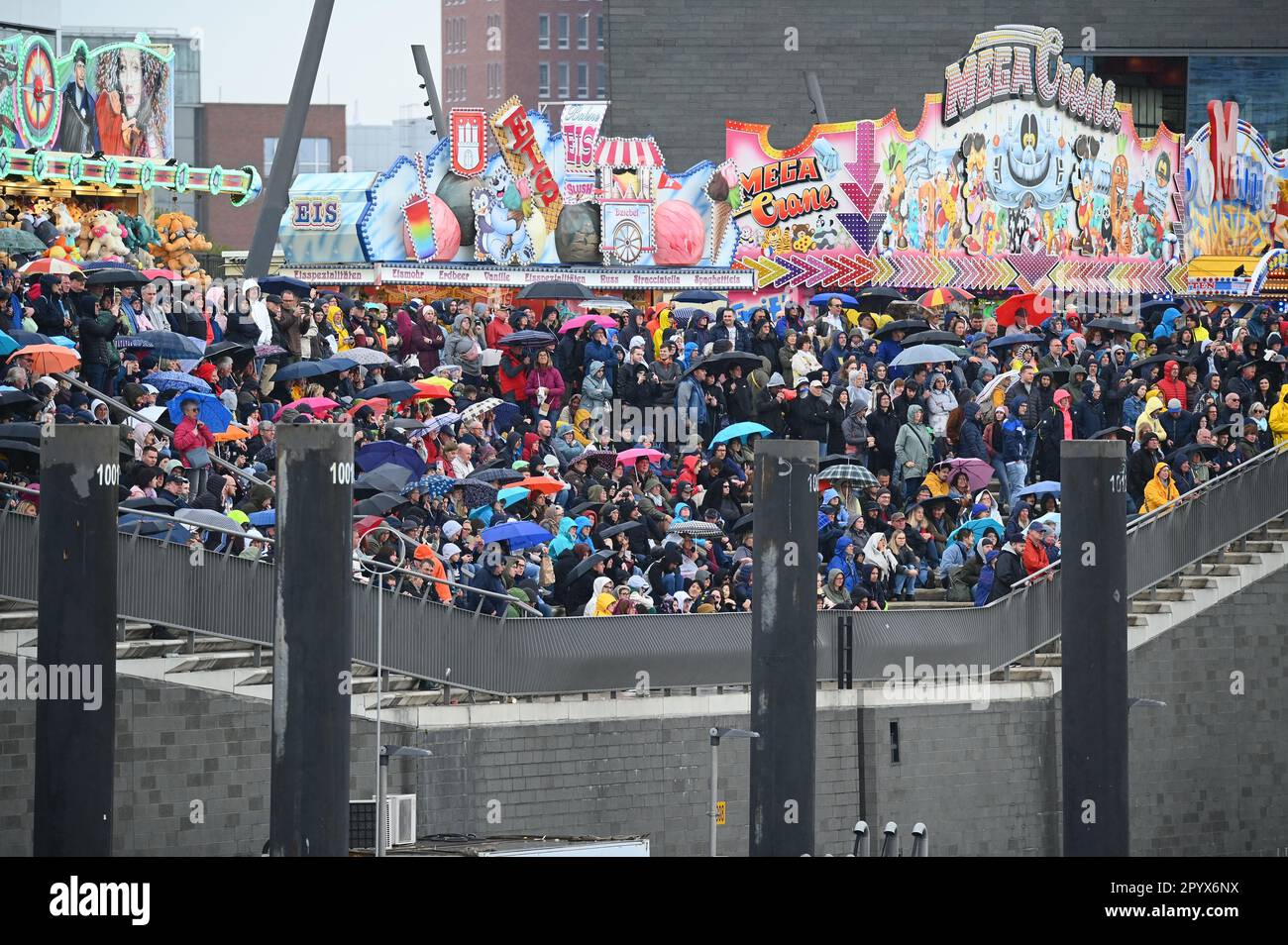 Hamburg, Germany. 05th May, 2023. Numerous visitors stand on the steps ...