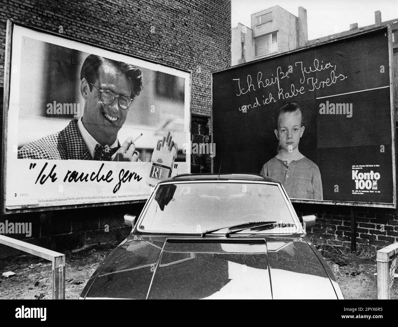 tobacco advertising, RAUCHEN Stock Photo - Alamy