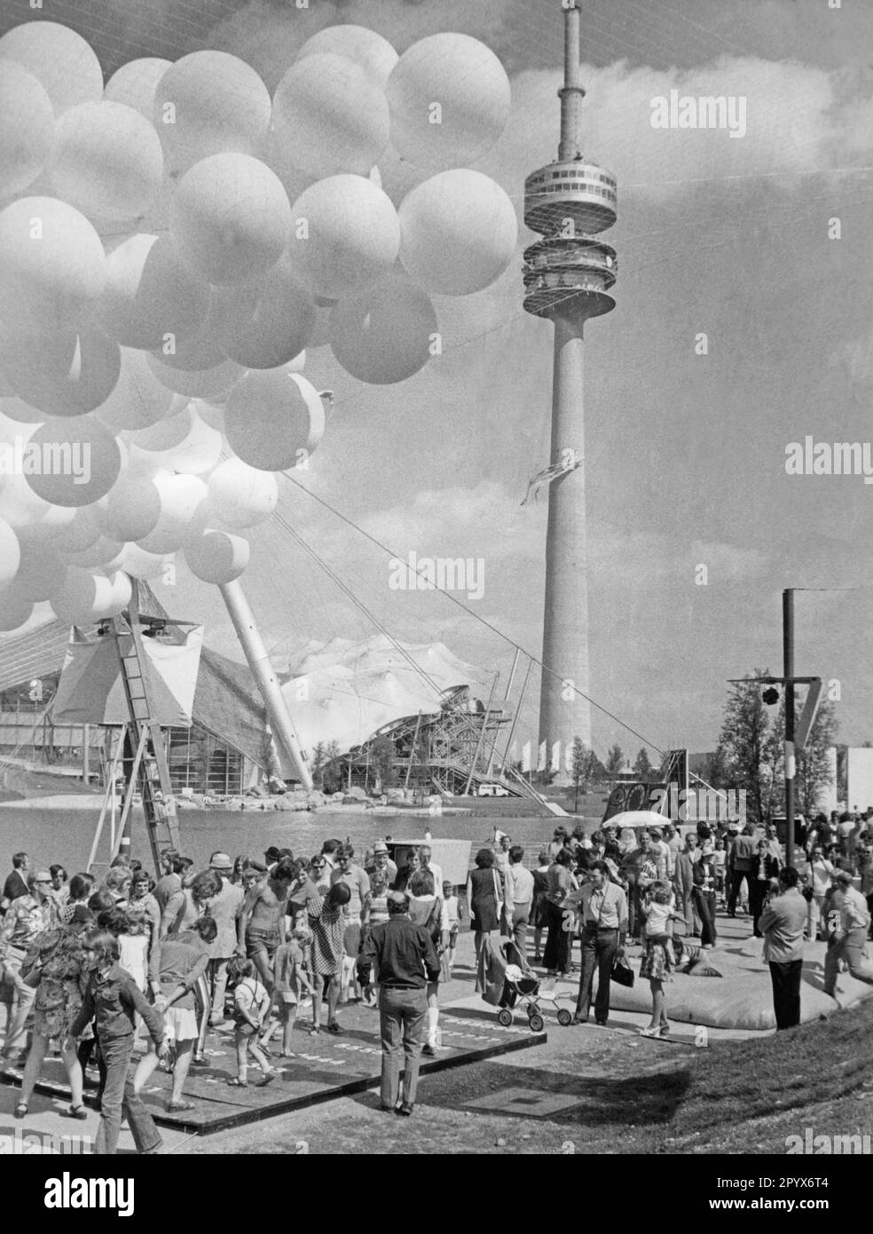 Opening of the 1972 Summer Olympics in Munich Stock Photo - Alamy