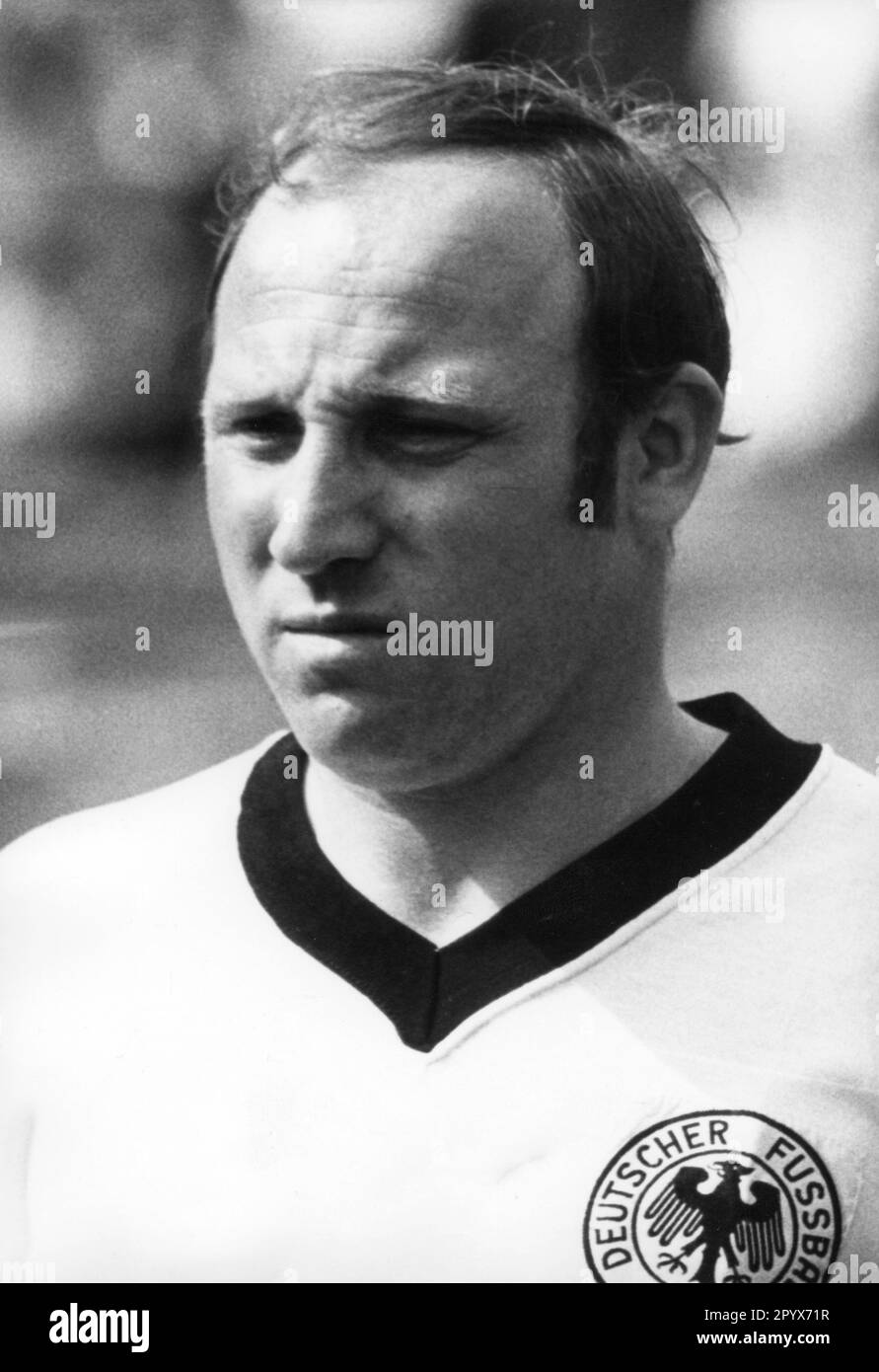 Uwe Seeler, athlete, Germany, playing soccer Stock Photo - Alamy