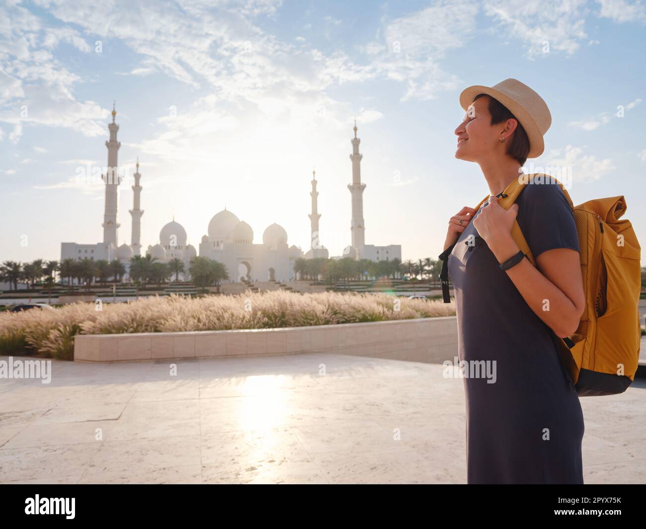 travel to the United Arab Emirates, Happy young asian female traveler ...