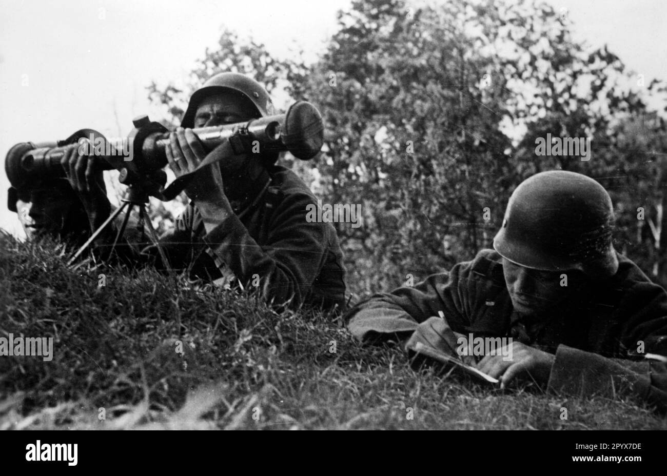 Artillery targets hi-res stock photography and images - Alamy