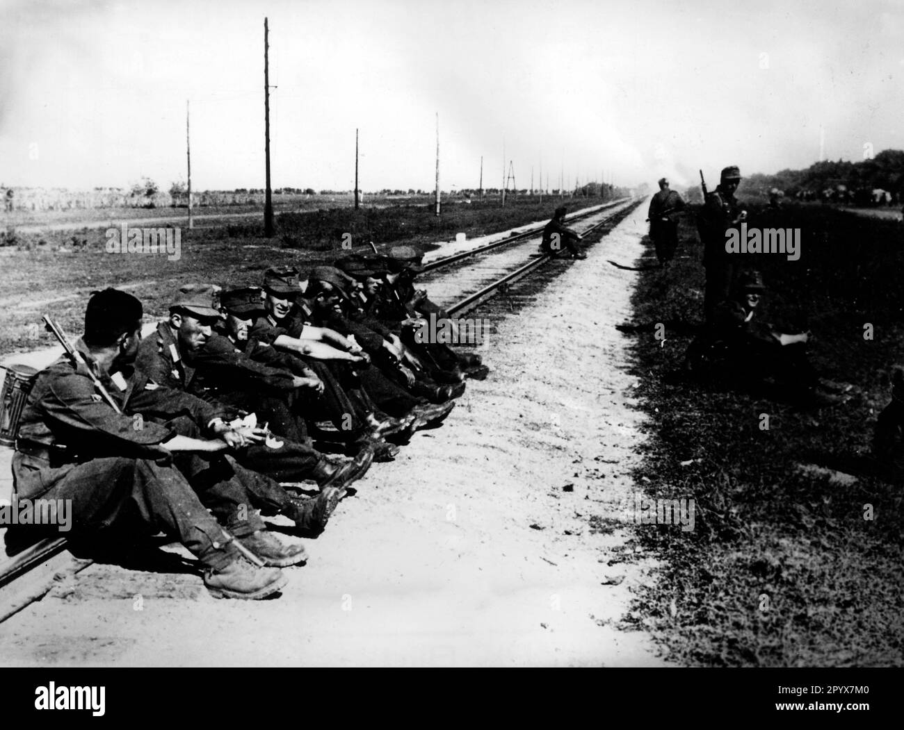 German mountain infantry world war 2 hi-res stock photography and ...